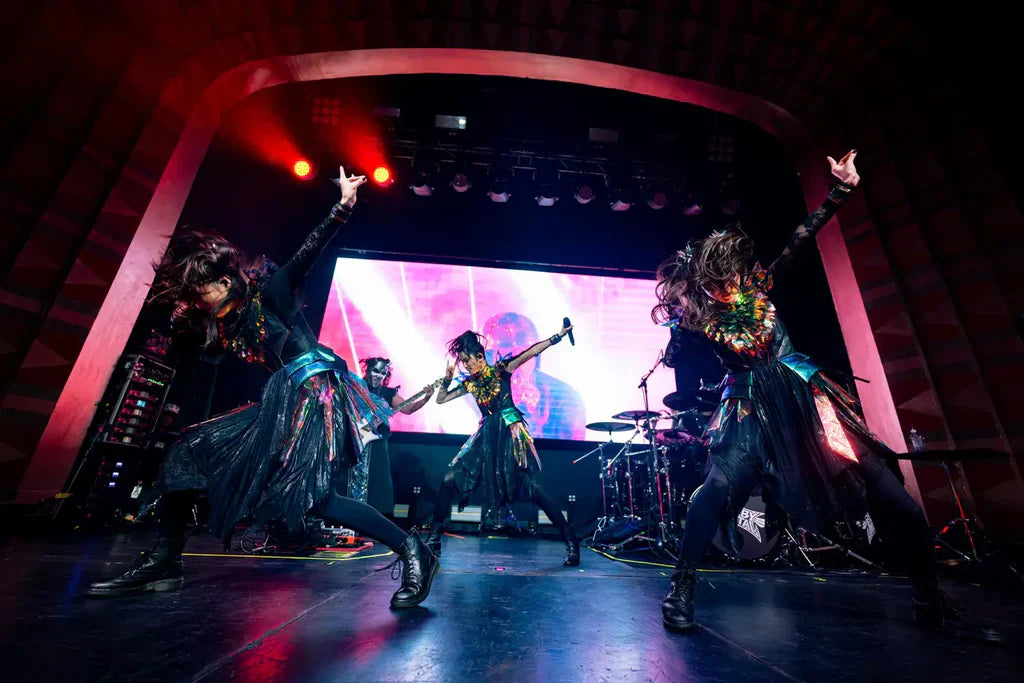 BABYMETAL Make History With 'METAL FORTH' – Knotfest