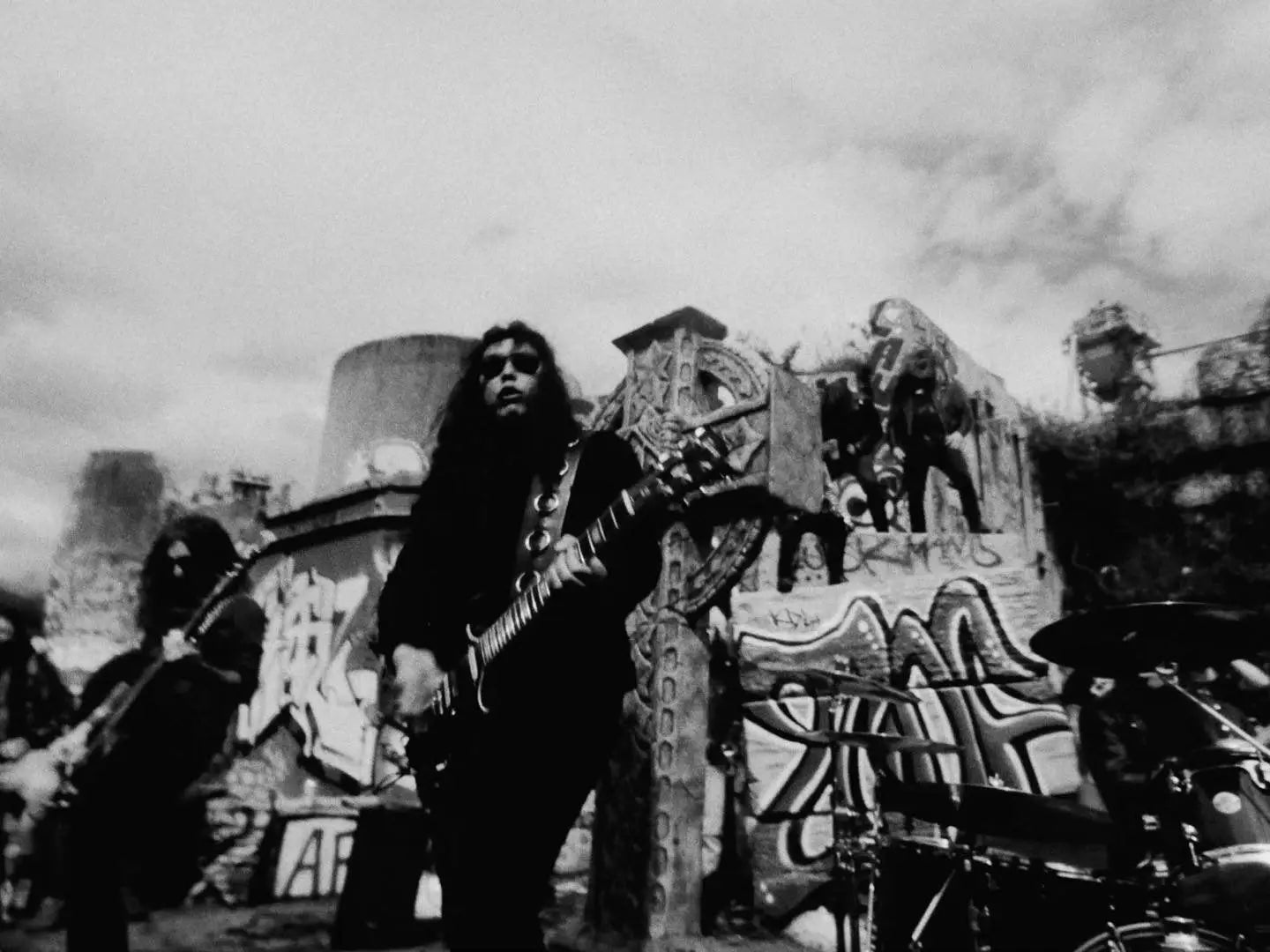 Unto Others’ Gabe Franco Details the Construction – Knotfest